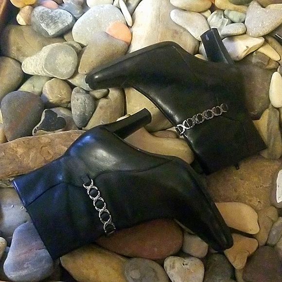 Markon | Shoes | Vintage Markon Wilson Leather Ankle Bootie With Block ...